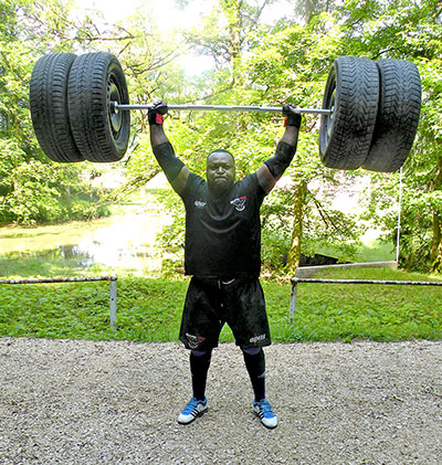 Strongman s’entraîne dans nos forêts – Nouvelles du Val-de-Travers ...